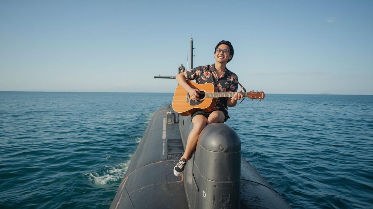 The beginning of a submarine soundtrack (?) – My Kid The Mid